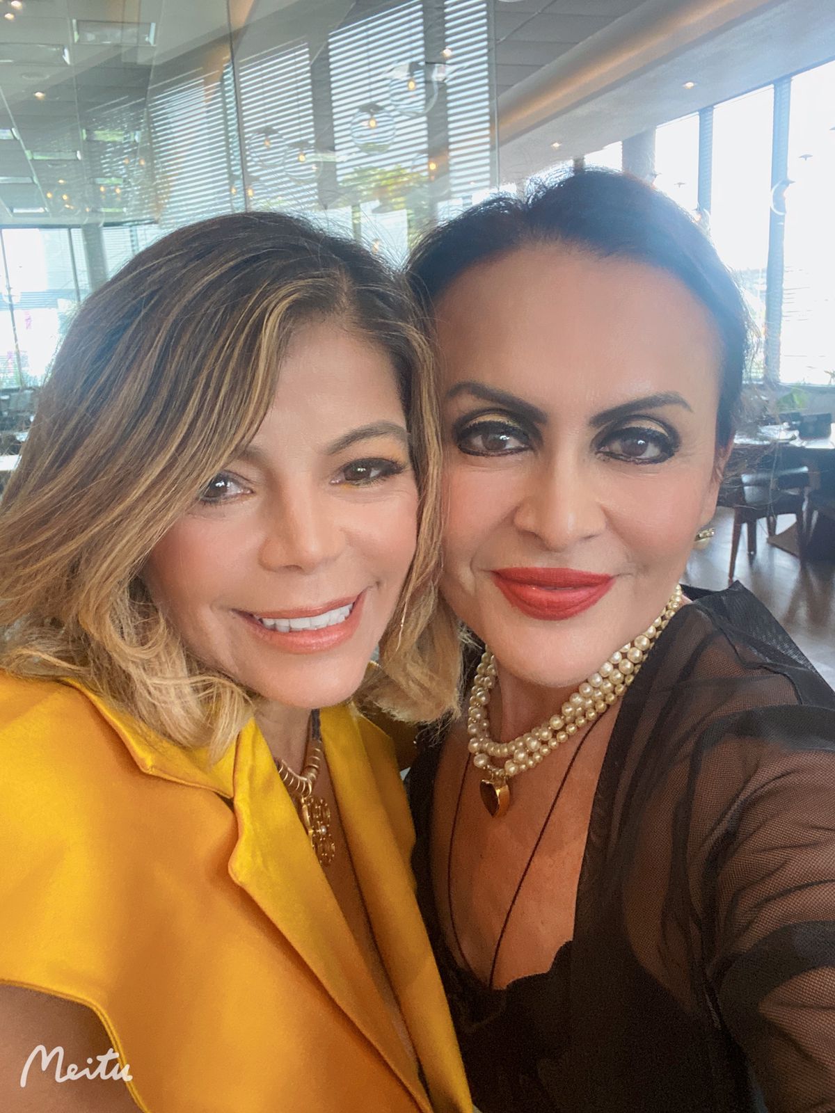 Celebran a Verónica Acacio al estilo "Breakfast at Tiffany´´ s ...