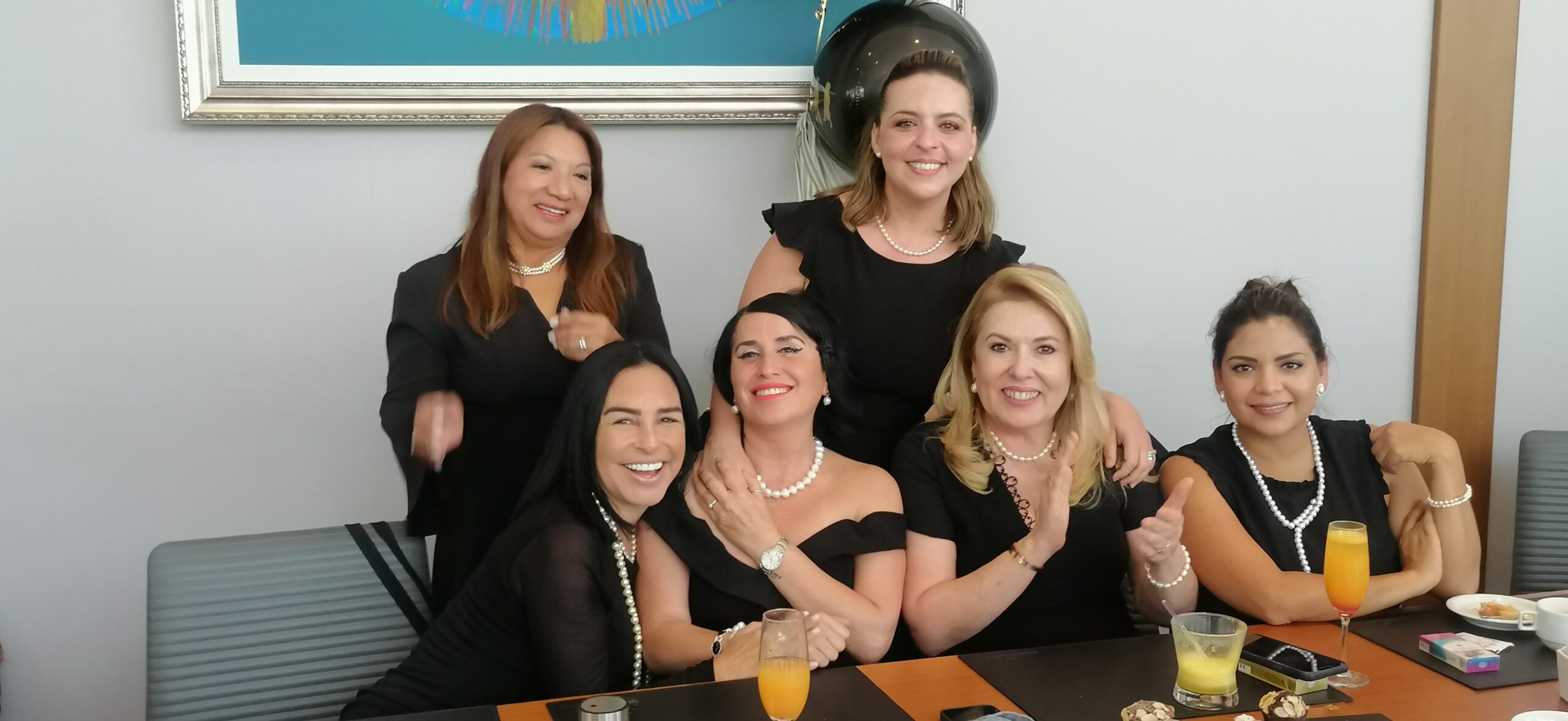 Celebran a Verónica Acacio al estilo "Breakfast at Tiffany´´ s ...