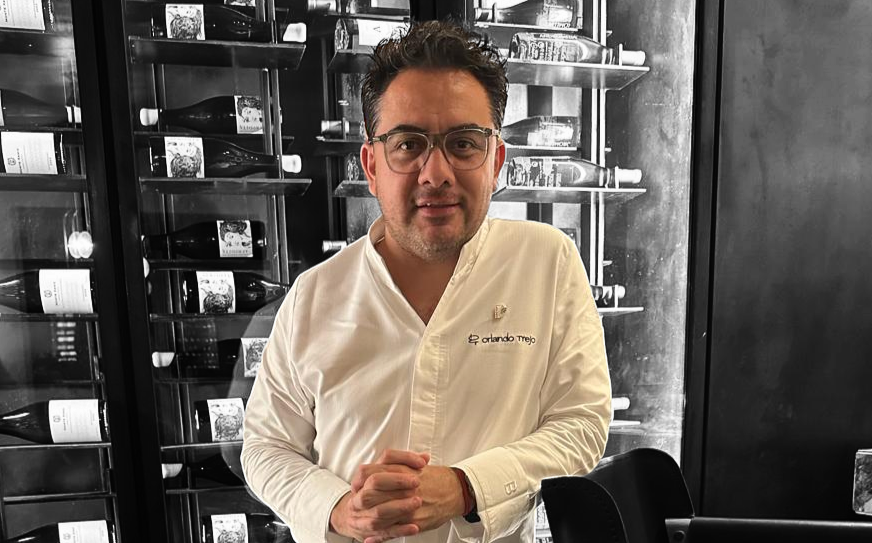 El chef ejecutivo de Impression Moxché by Secrets, Orlando Trejo en ...